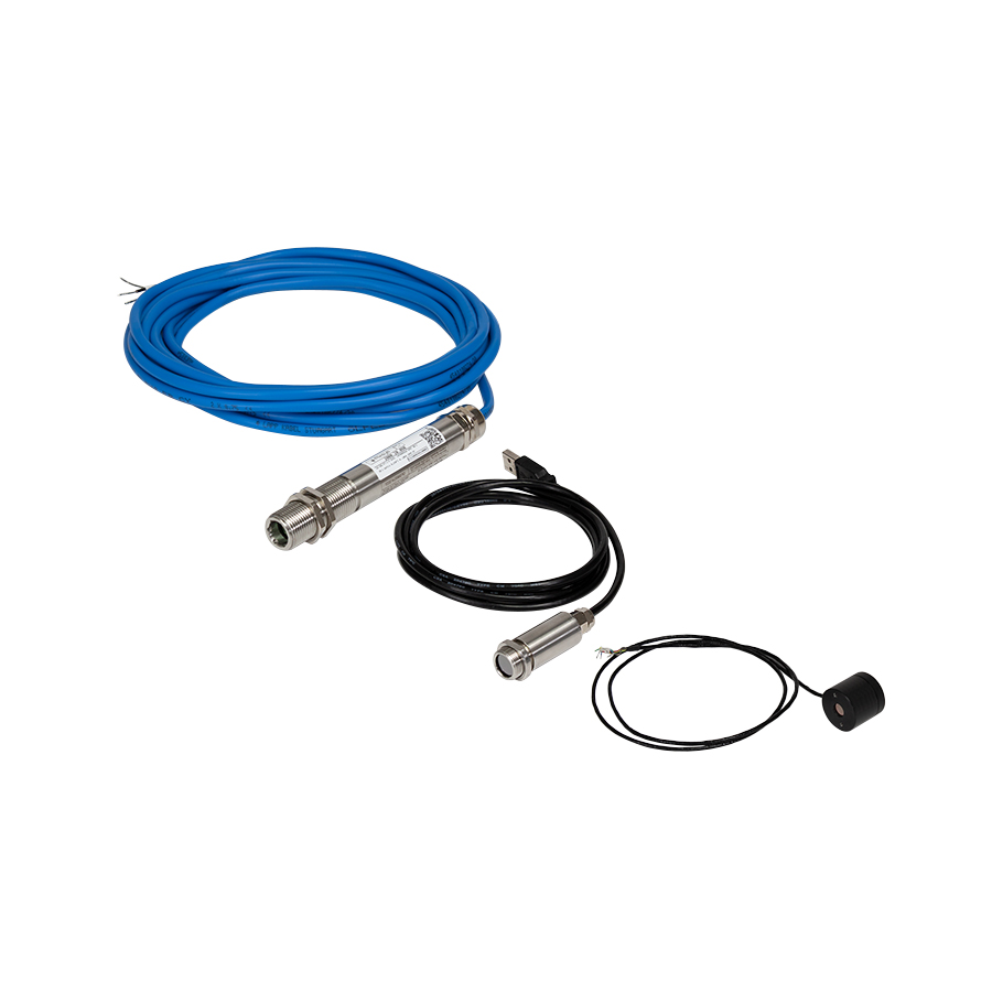 Infrared sensor with adjustable emissivity